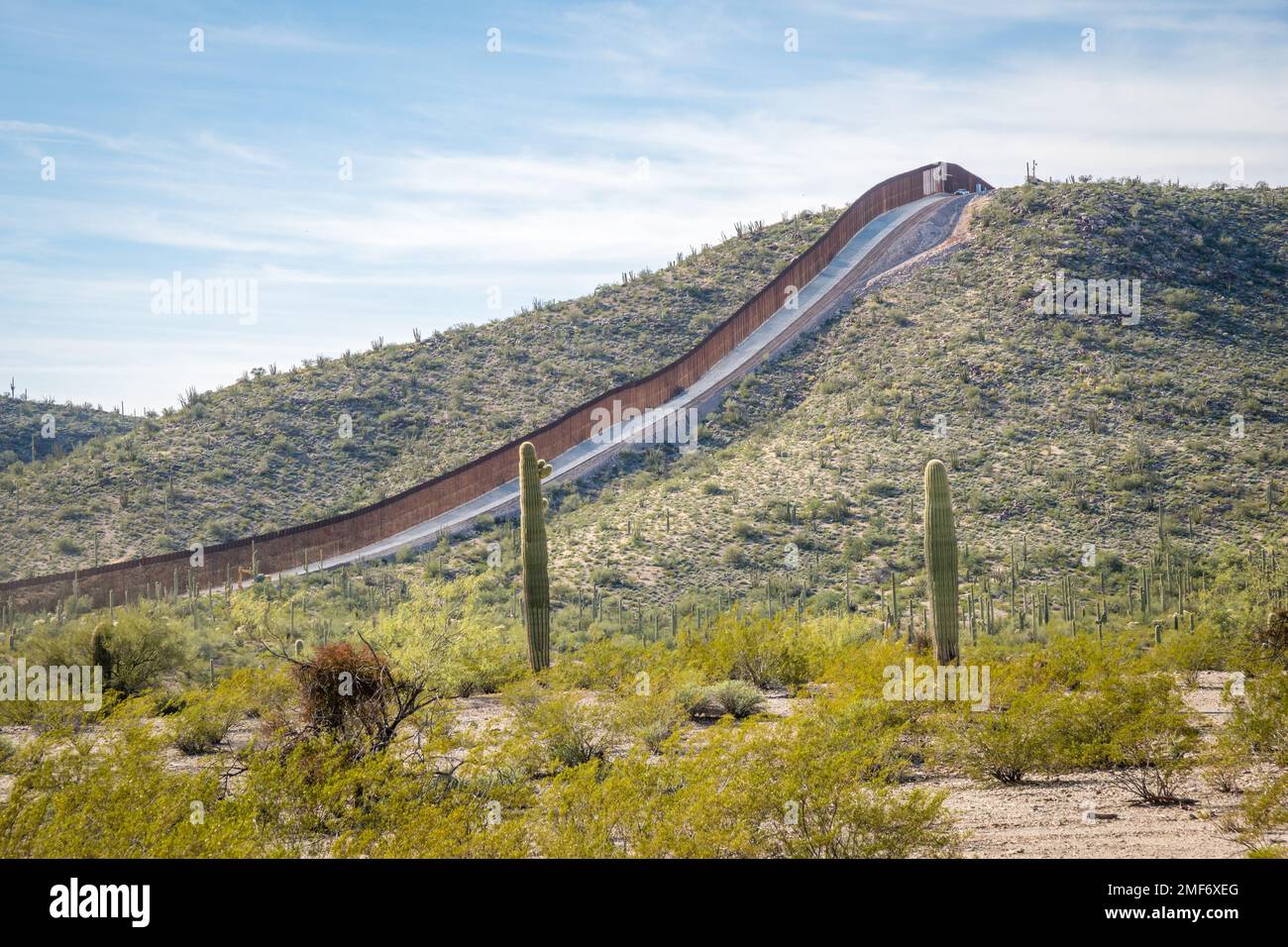US - Mexican border wall - Arizona Stock Photo - Alamy