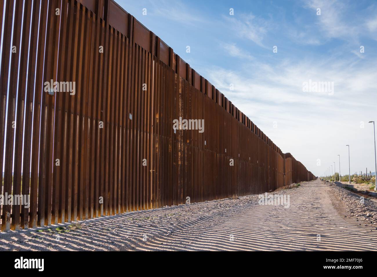 Mexico border texas sign hi-res stock photography and images - Alamy
