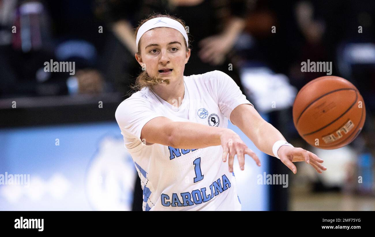 North Carolina's Alyssa Utsby (1) passes the ball during an NCAA ...