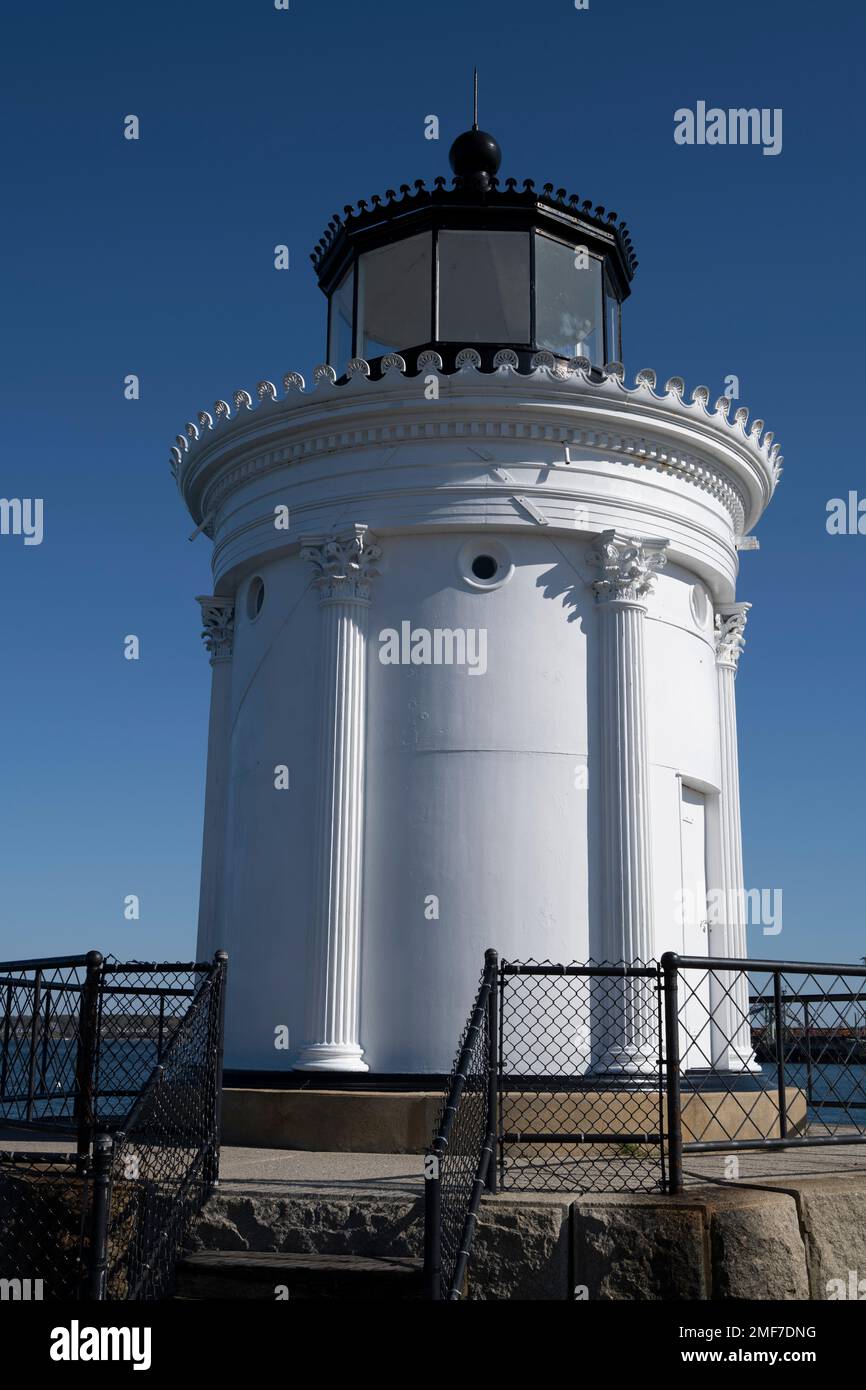 Portland Brekwater Lighthouse nicknamed Bug Light in South Portland ...