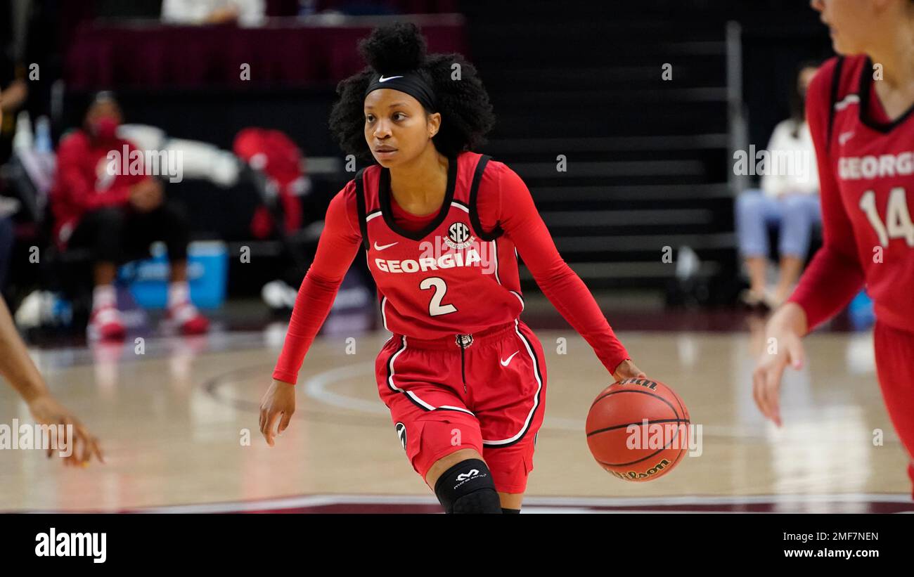 Georgia guard Gabby Connally (2) brings the ball down court during the ...