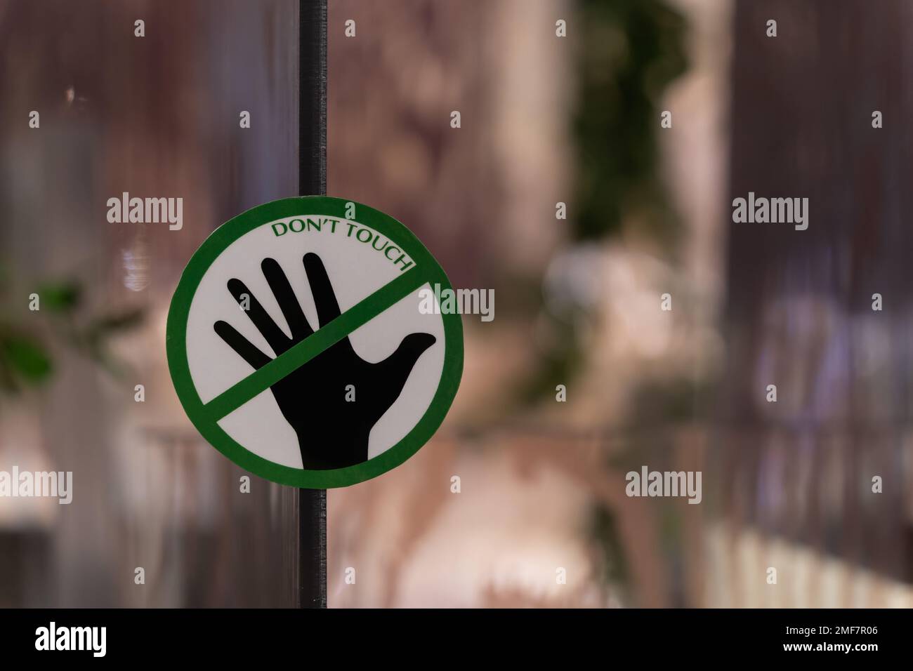 Dont touch sign hi-res stock photography and images - Alamy
