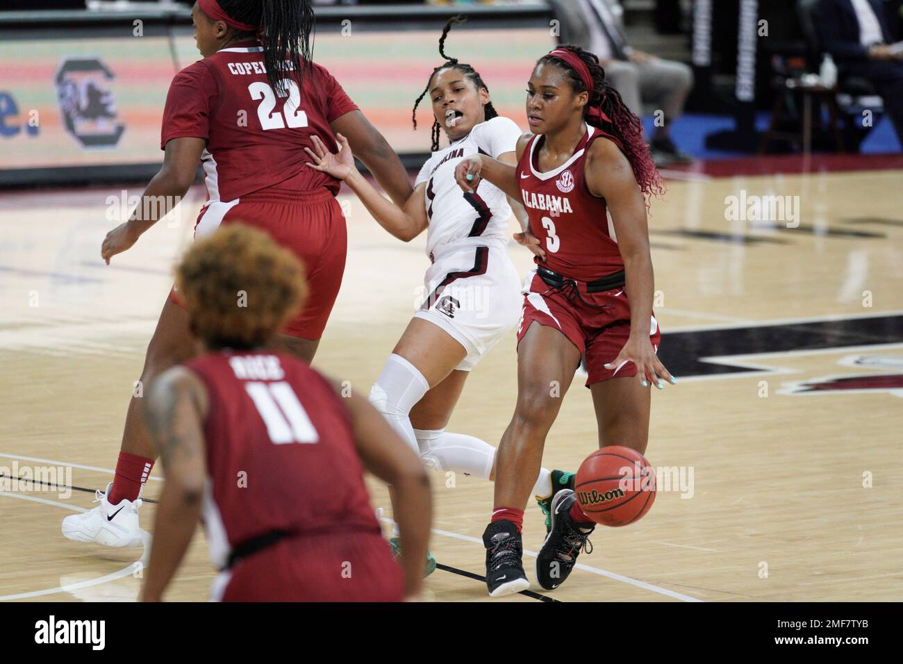 Alabama guard Jordan Lewis (3) sheds South Carolina guard Zia Cooke (1 ...