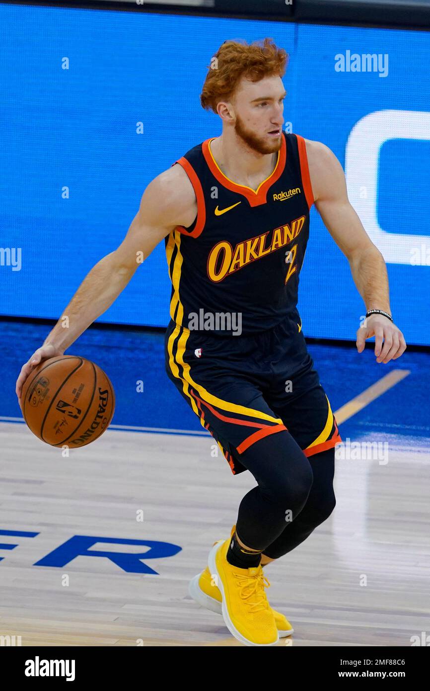 Golden State Warriors guard Nico Mannion (2) against the Minnesota ...