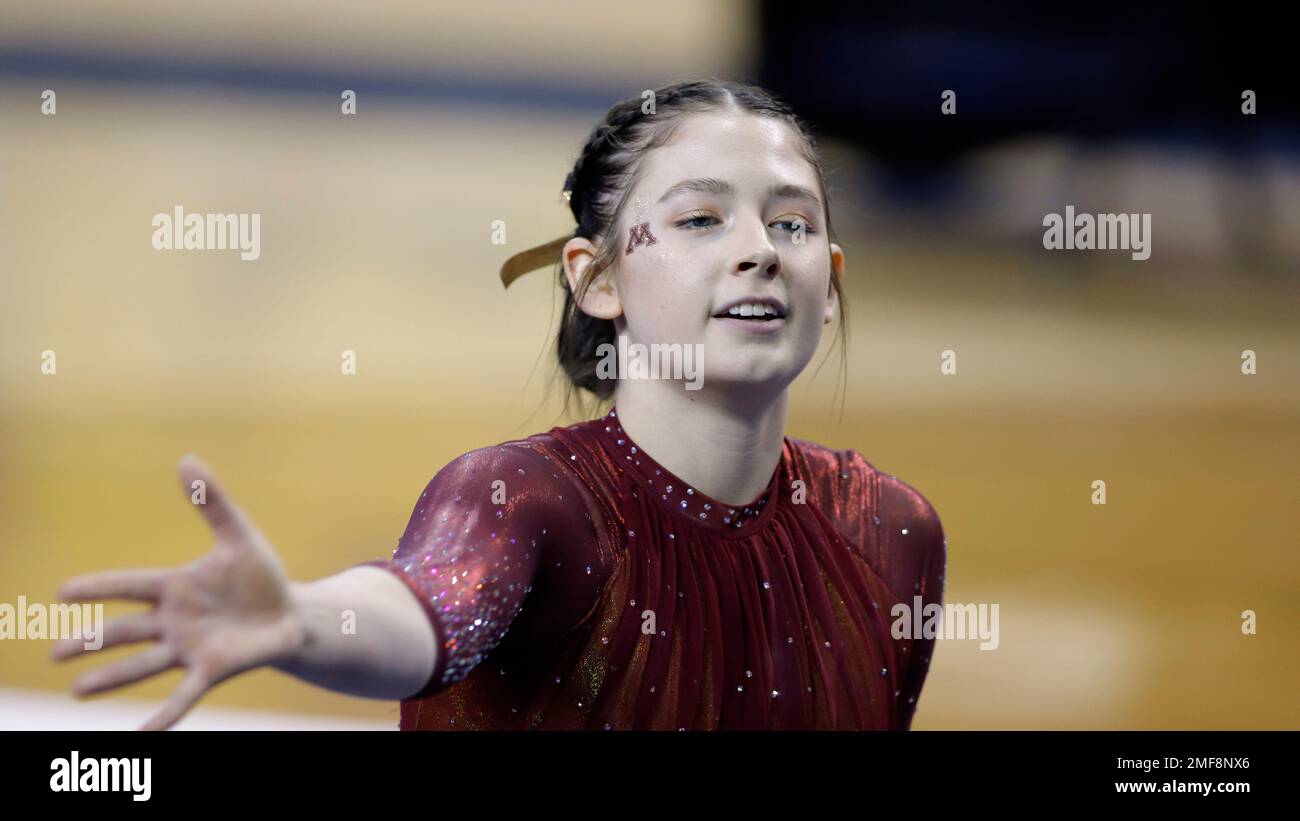 Minnesota's Erin Fortman performs on the floor during an NCAA ...