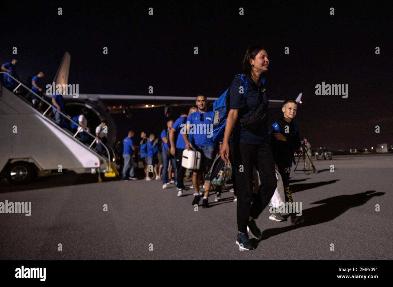 Ukrainian wounded warrior athletes arrive on the flightline at MacDill ...
