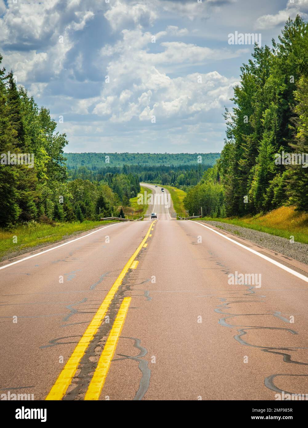 Cars on road michigan hi-res stock photography and images - Alamy