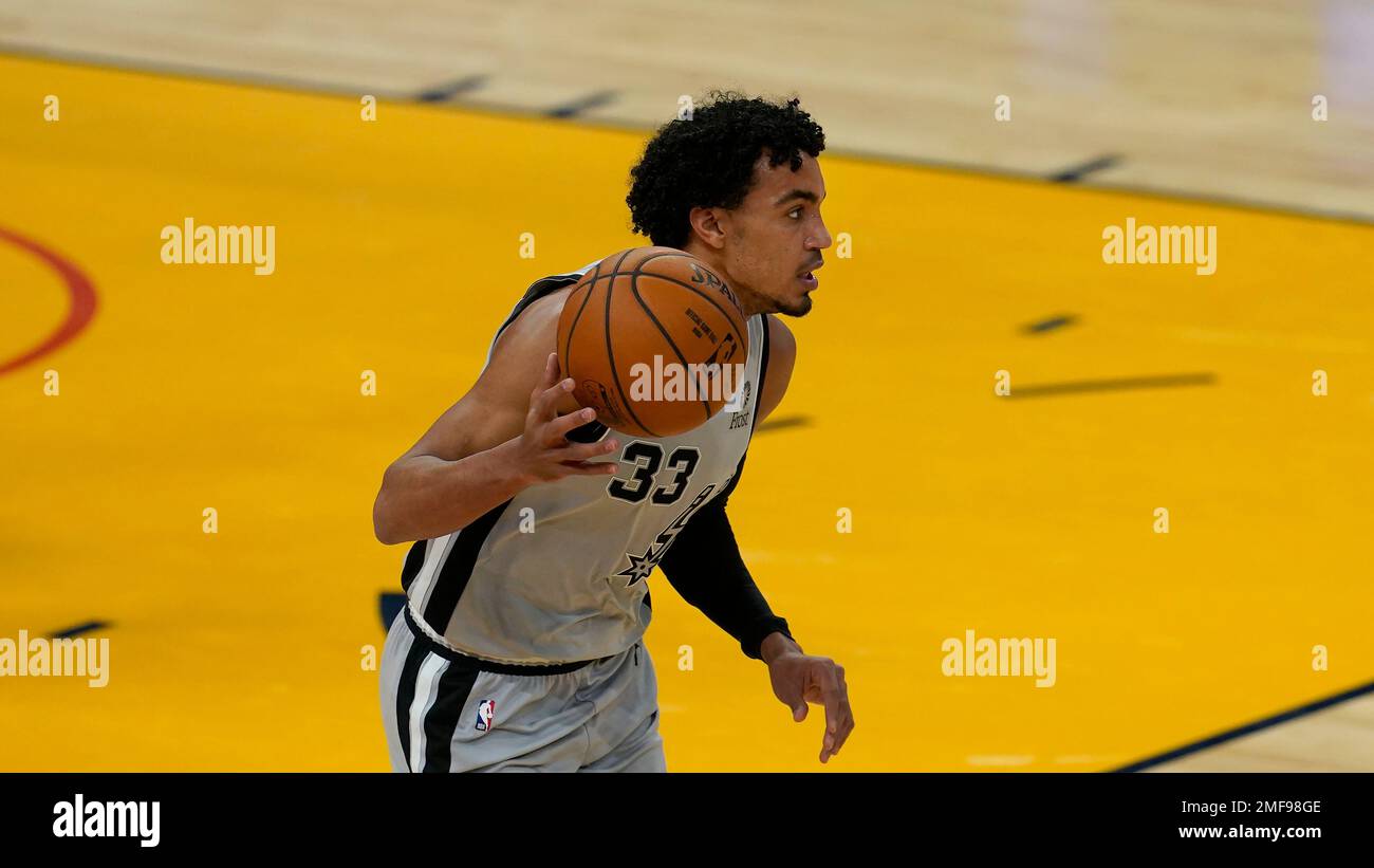 San Antonio Spurs guard Tre Jones (33) against the Golden State ...