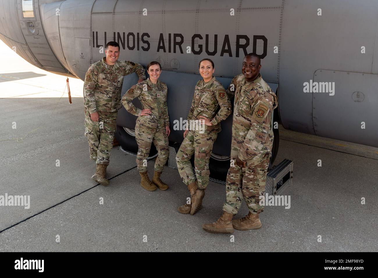 Recruiters with the 182nd Airlift Wing, Illinois Air National Guard ...