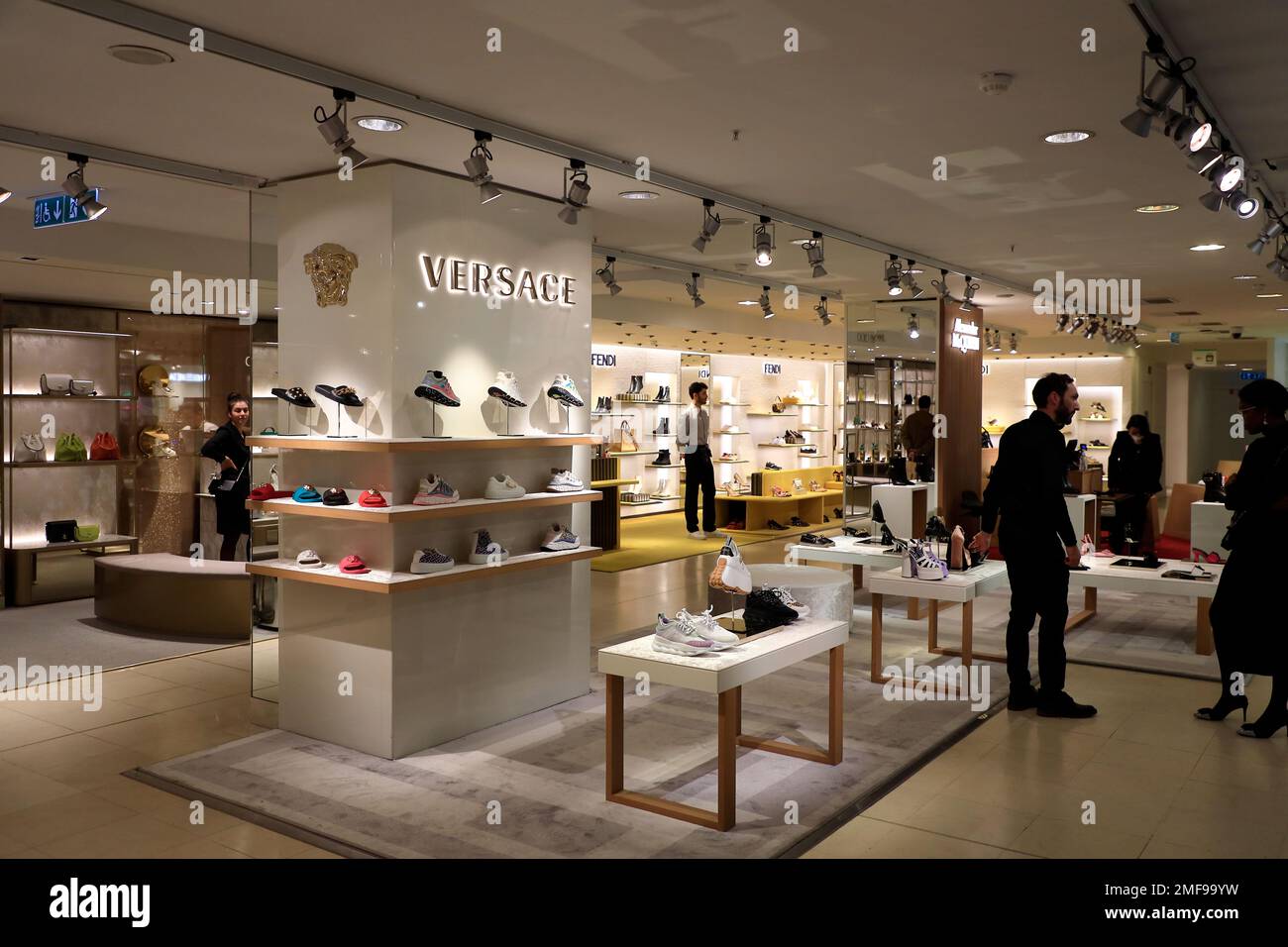 Paris printemps haussmann hi-res stock photography and images - Alamy