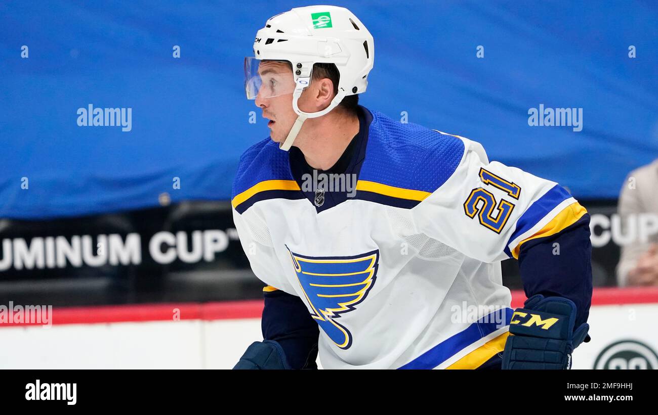 St. Louis Blues center Tyler Bozak (21) in the third period of an NHL ...