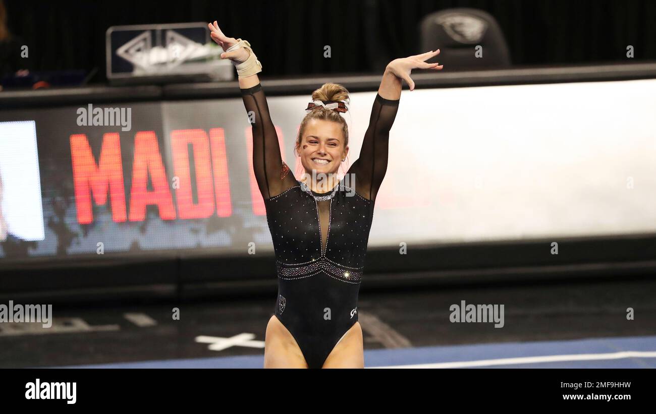 Oregon State's Madi Dagen competes on the floor during an NCAA ...