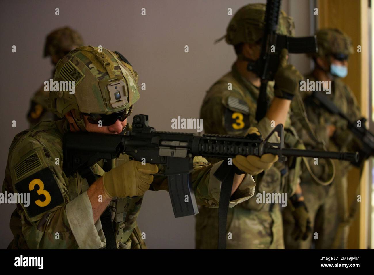 U.S. Army Soldiers from the 2nd Brigade Combat Team, 101st Airborne ...