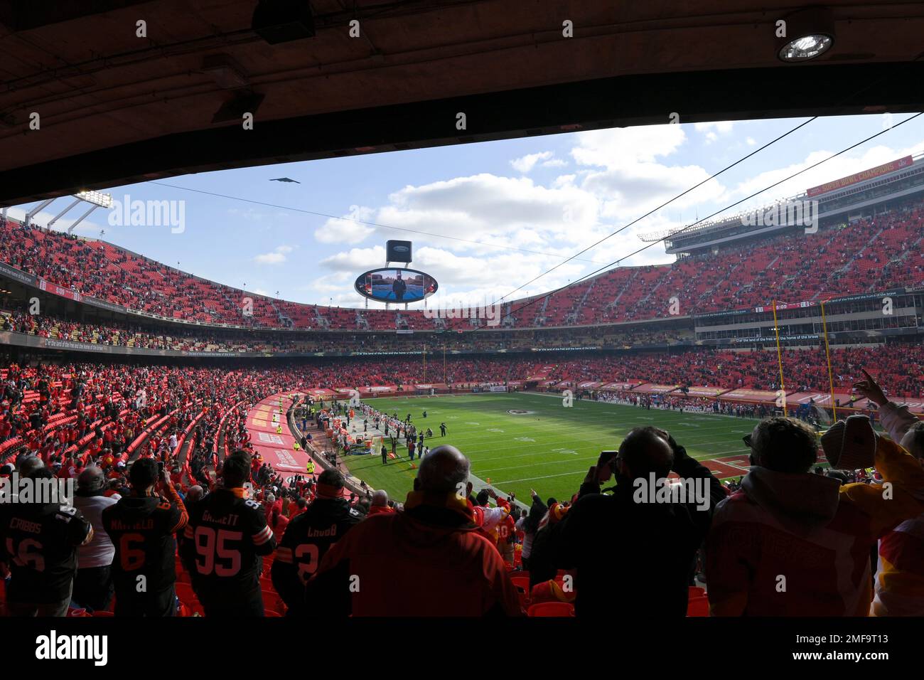 Fans cheer in Arrowhead Stadium during a flyover before an NFL ...