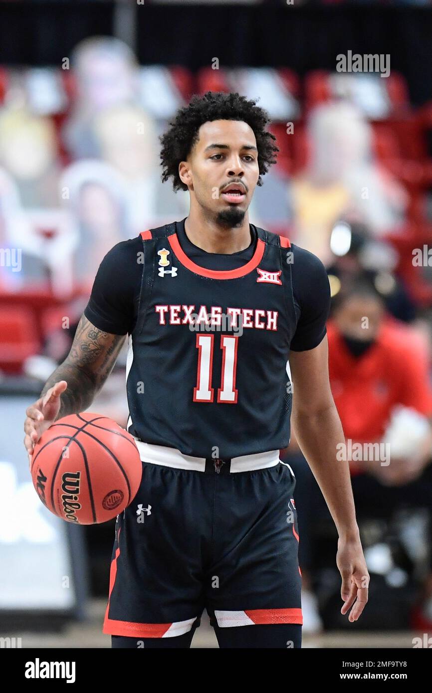 Texas Tech's Kyler Edwards (11) controls the ball during the first half ...