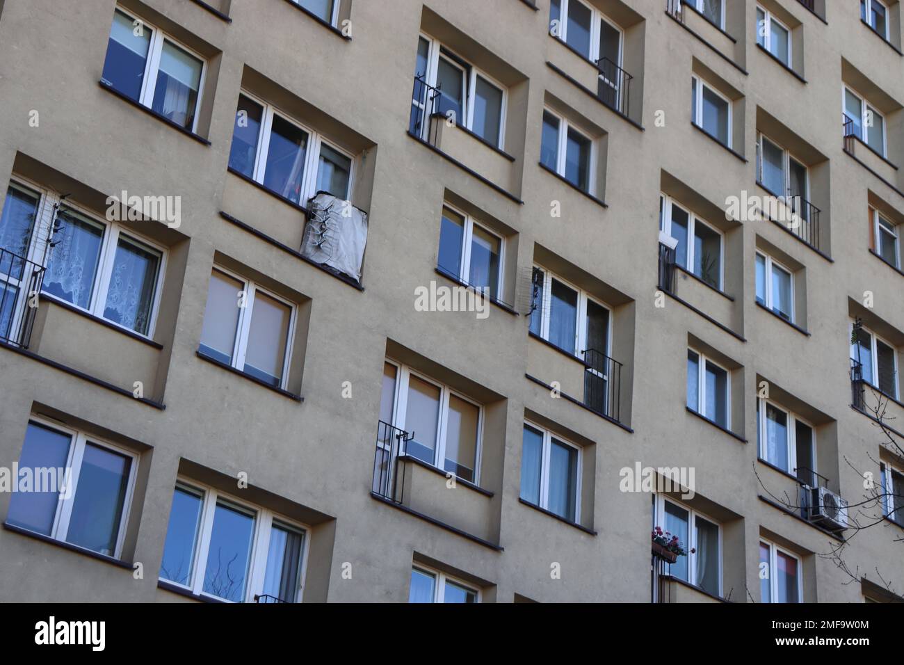 Inverted tall buildings hi-res stock photography and images - Alamy