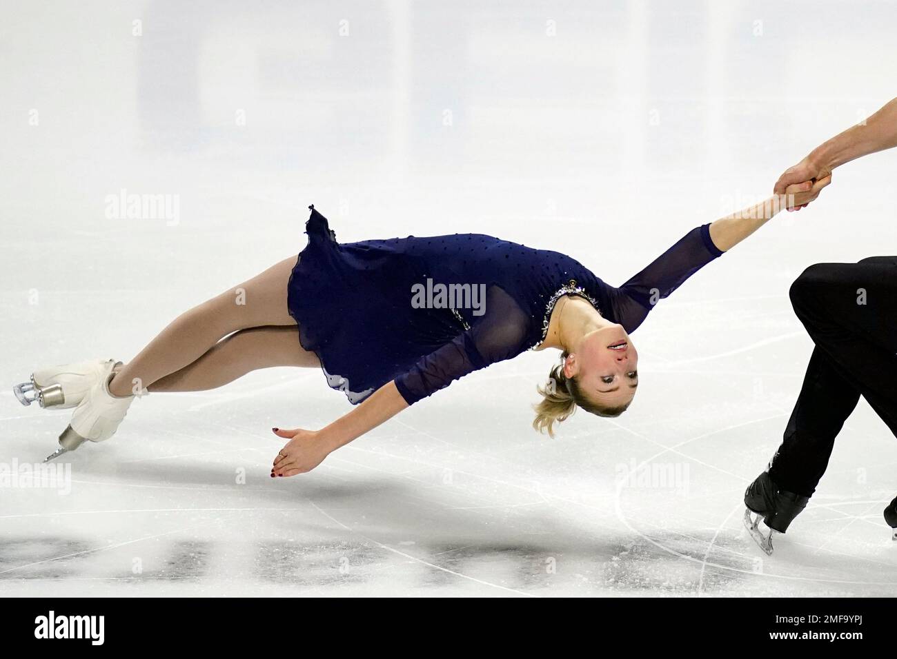Evelyn Grace Hanns and Jim Garbutt perform during the pairs free skate ...
