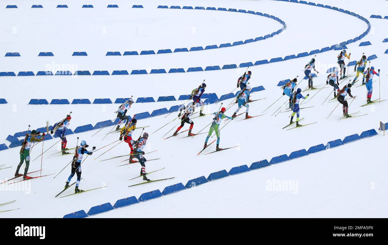 Athletes start the men's 4x7.5km relay race at the Biathlon World Cup ...