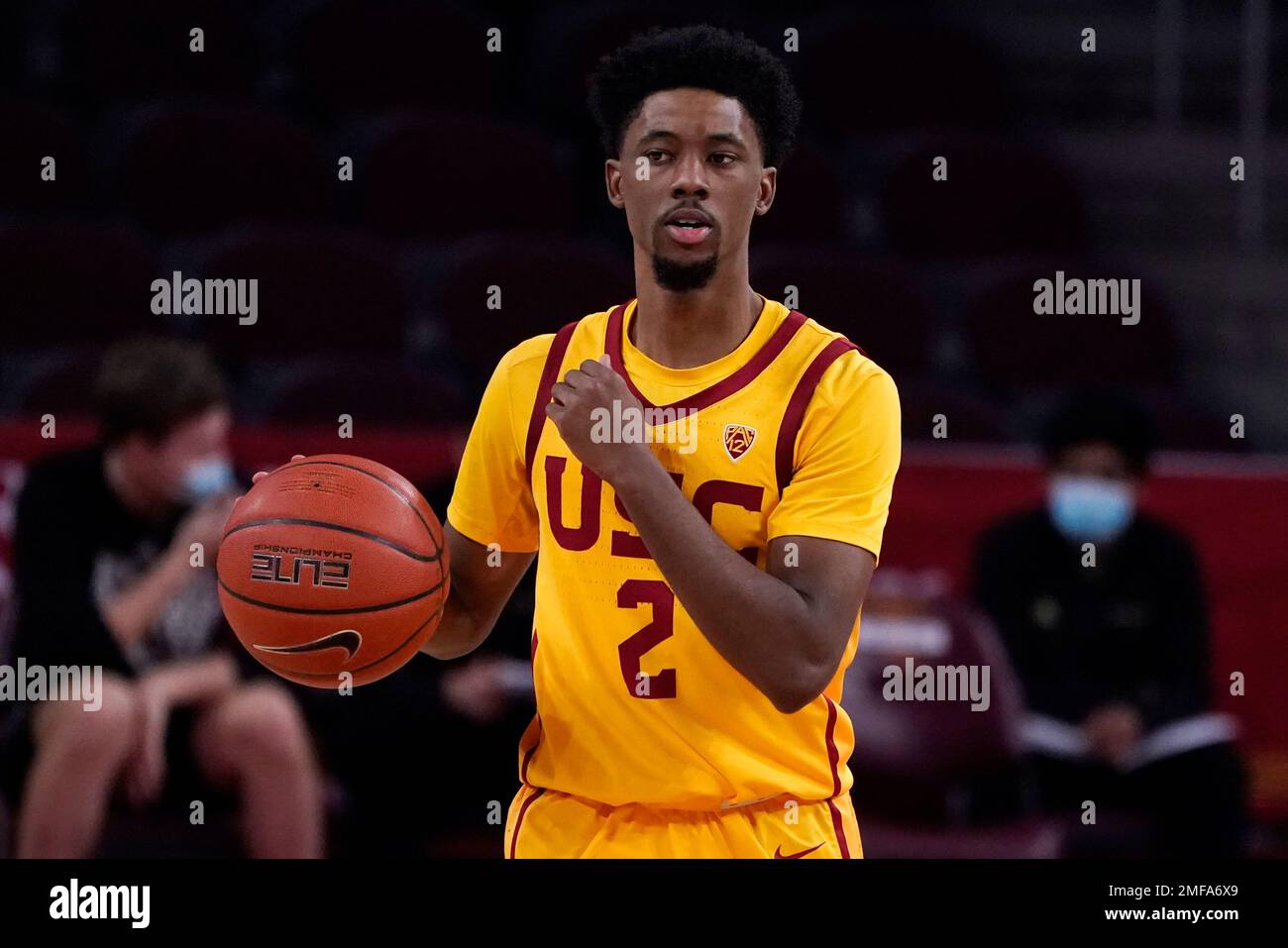 Southern California guard Tahj Eaddy (2) dribbles against Washington ...