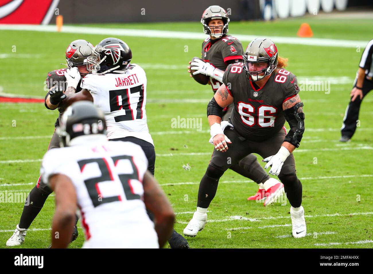 Tampa Bay Buccaneers center Ryan Jensen (66) blocks during the first ...