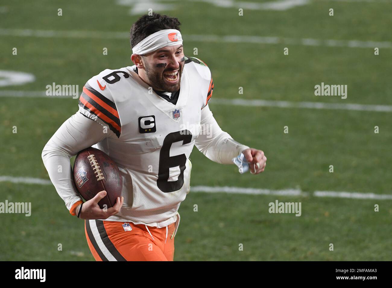Cleveland Browns quarterback Baker Mayfield (6) reacts as he runs off ...