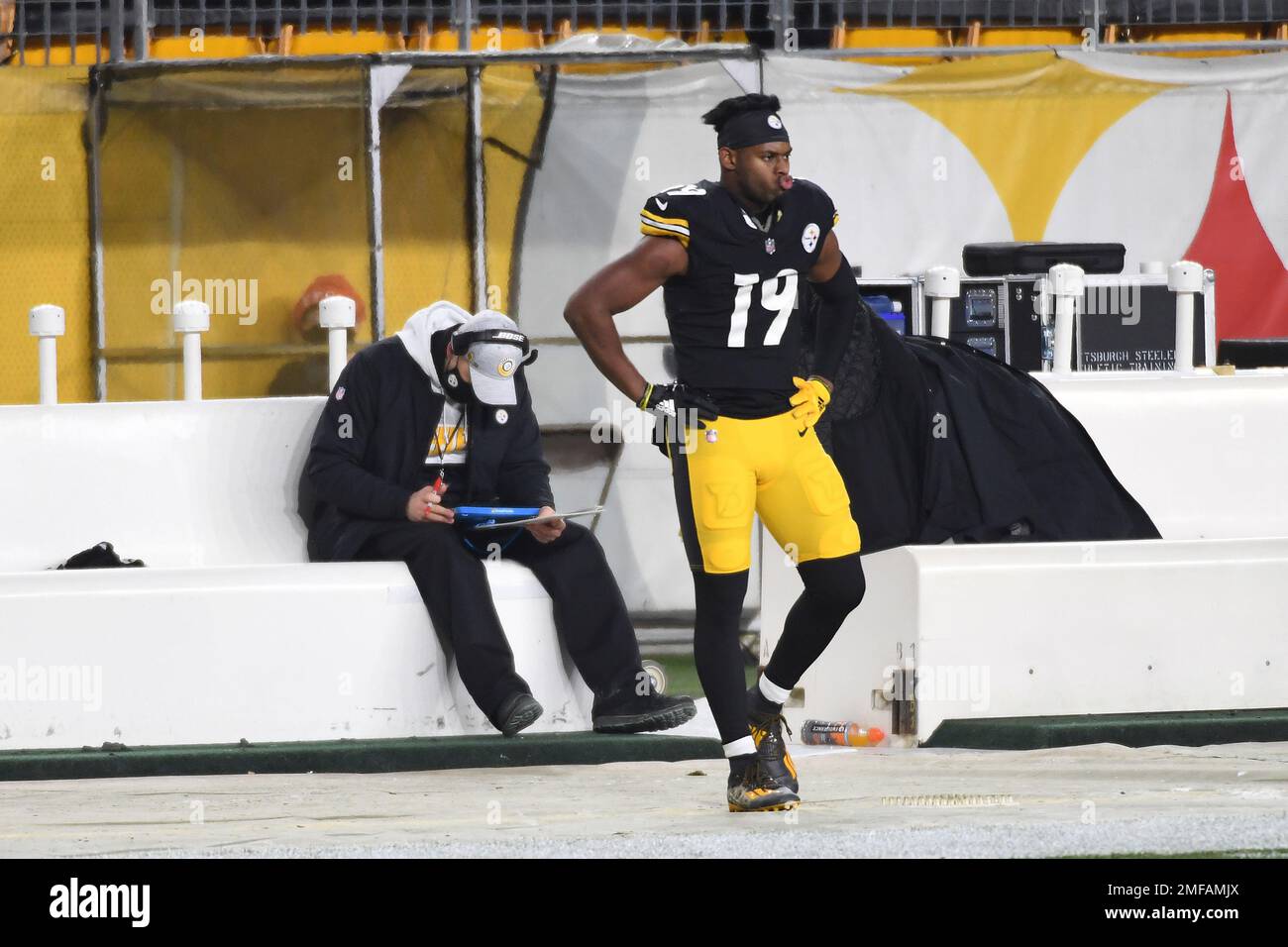 Pittsburgh Steelers wide receiver JuJu Smith-Schuster (19) reacts after ...