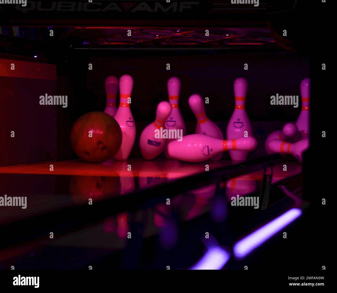 Marine corps bowling team hi-res stock photography and images - Alamy