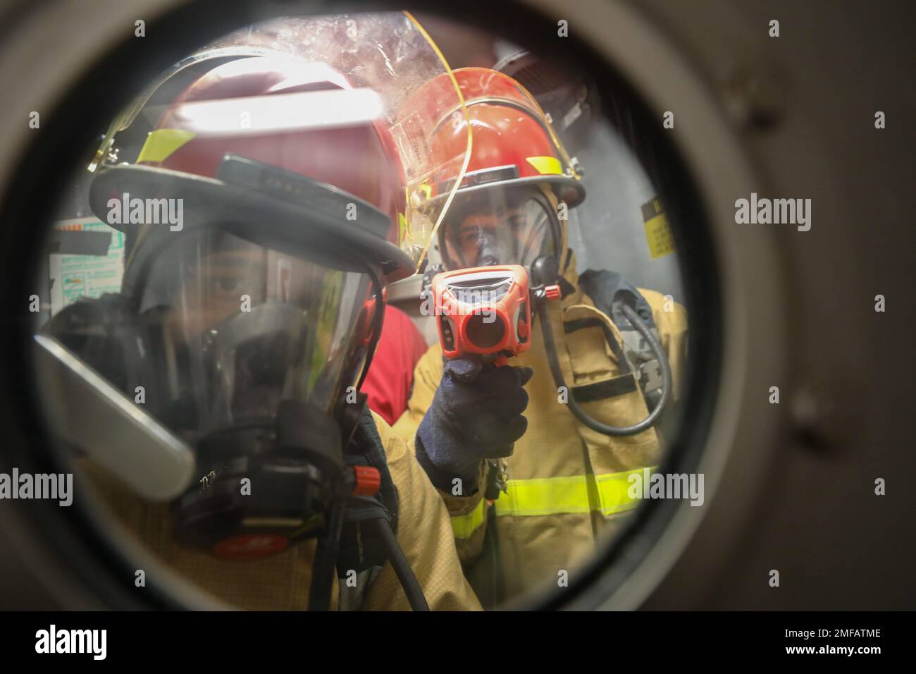 PHILIPPINE SEA (Aug. 18, 2022) – Machinist’s Mate 3rd Class Kenyatta ...