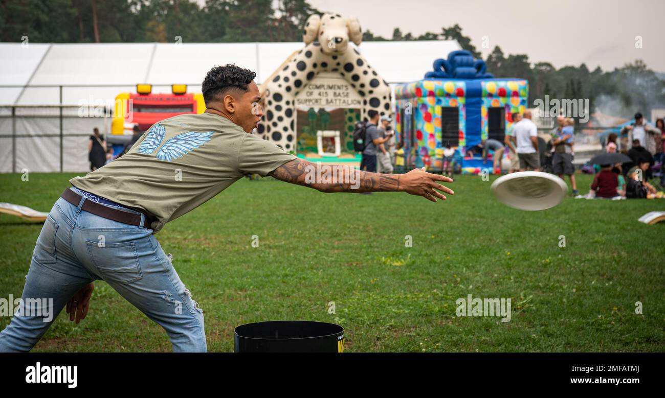 U.S. Air Force Staff Sgt. Sheldon Jones, 1st Combat Communications ...