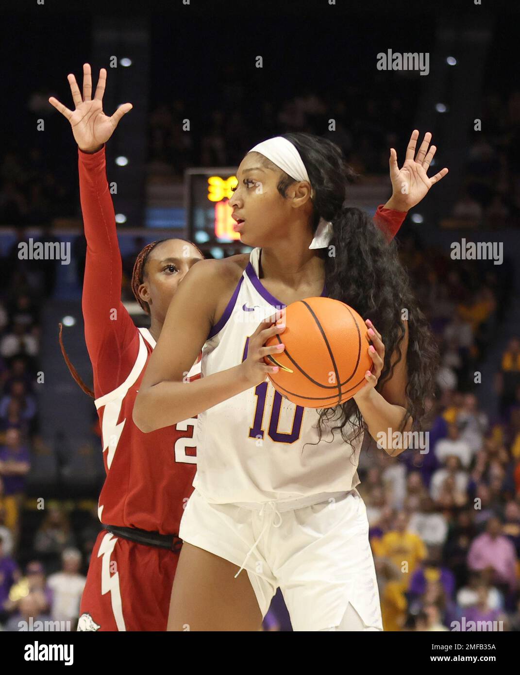 Baton Rouge, USA. 19th Jan, 2023. LSU Lady Tigers forward Angel Reese ...