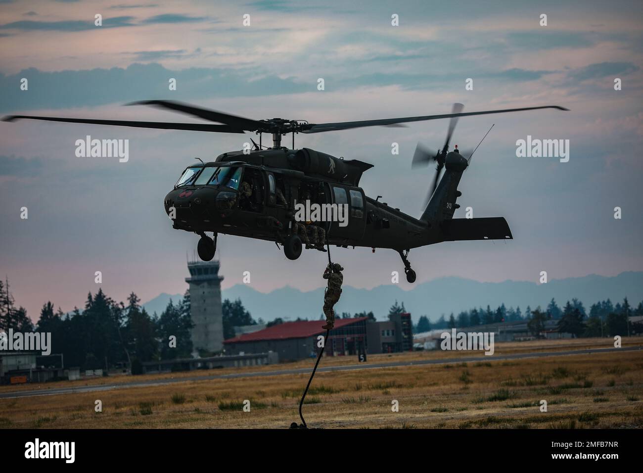 Soldiers from 1st Special Forces Group (Airborne), conduct Fast Rope ...