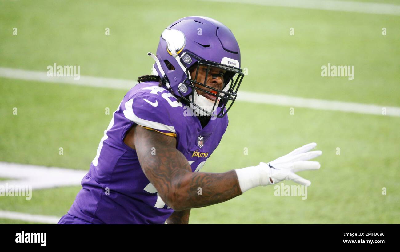 Minnesota Vikings linebacker Todd Davis runs on the field during an NFL ...