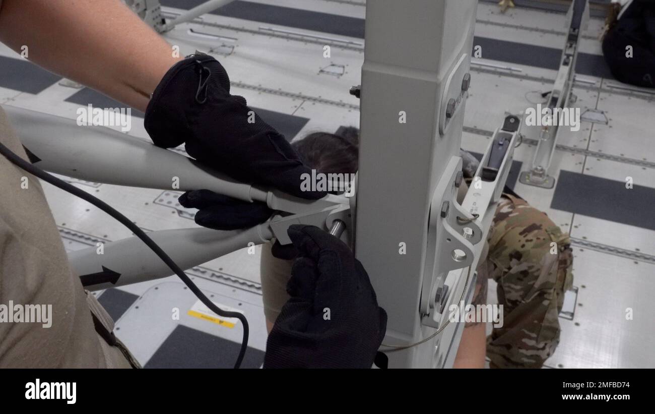 Members of the 36th Aeromedical Evacuation Squadron from the 403rd Wing ...