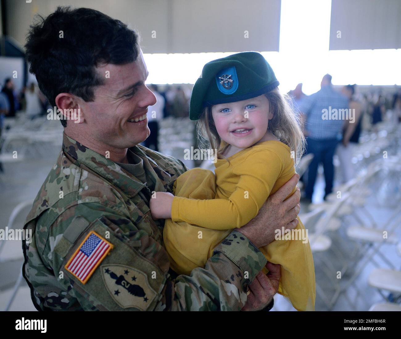 A Soldier assigned to the U.S. Army John F. Kennedy Special Warfare ...