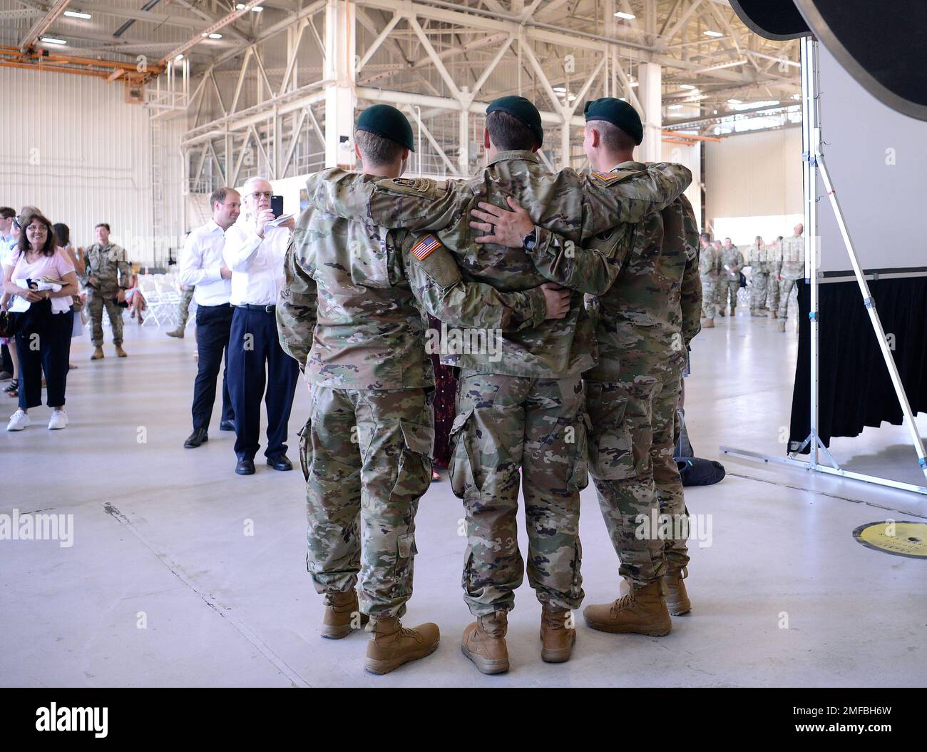 Soldiers assigned to the U.S. Army John F. Kennedy Special Warfare ...