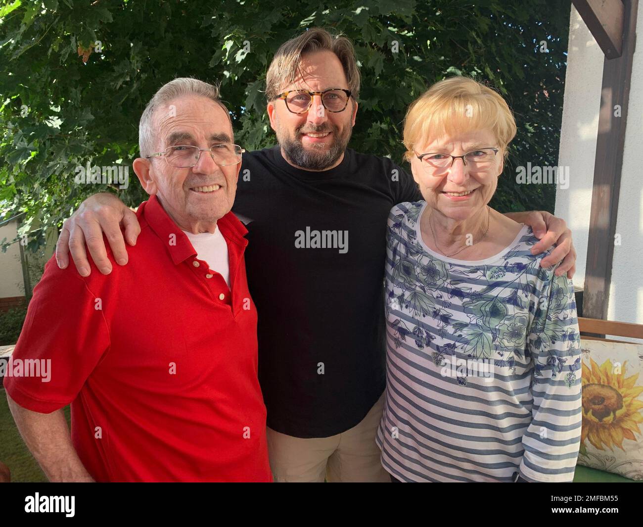 Truman Goodwin, “Goody”, left, and his wife, Waltraud, right, pose with ...