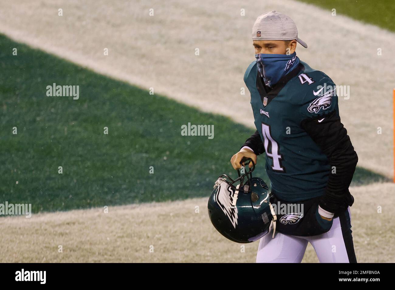 Philadelphia Eagles Jake Elliott wears a FOCO mask before an NFL ...