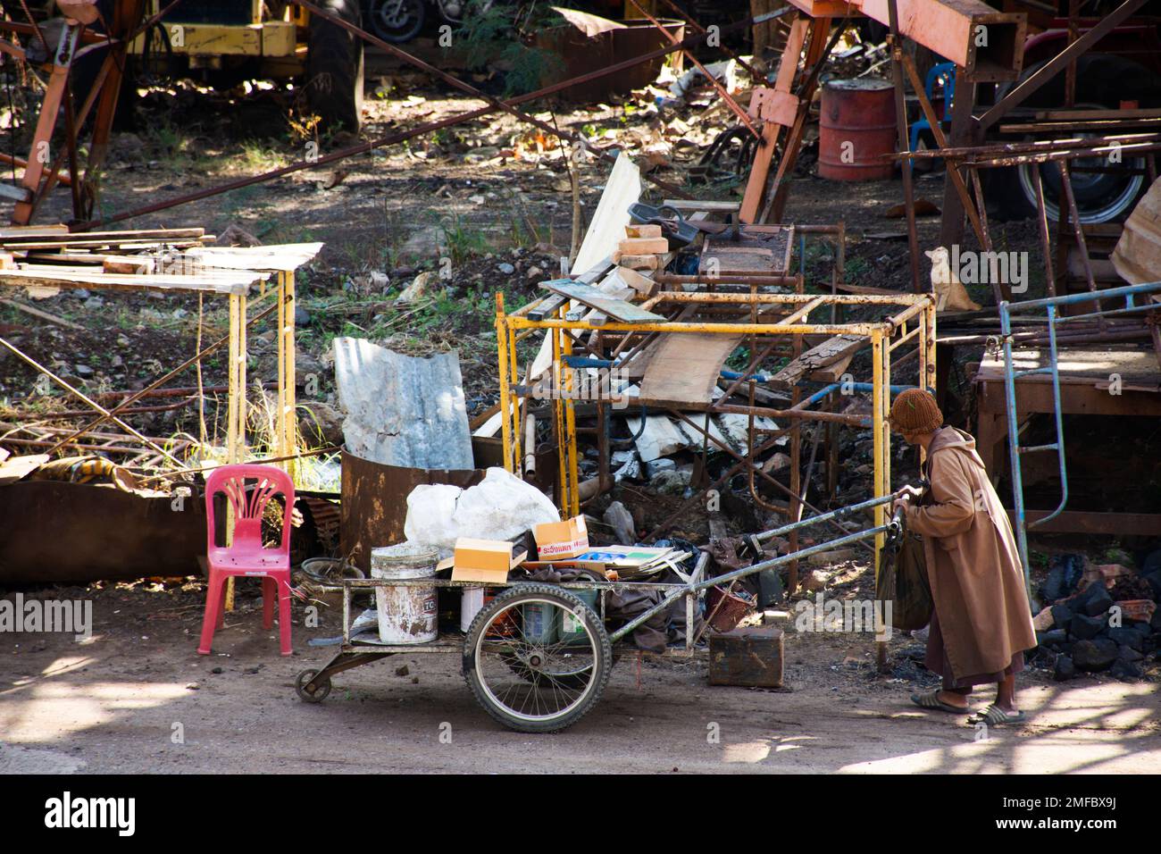 Life and lifestyle of thai senior old man people keep pickup trash ...