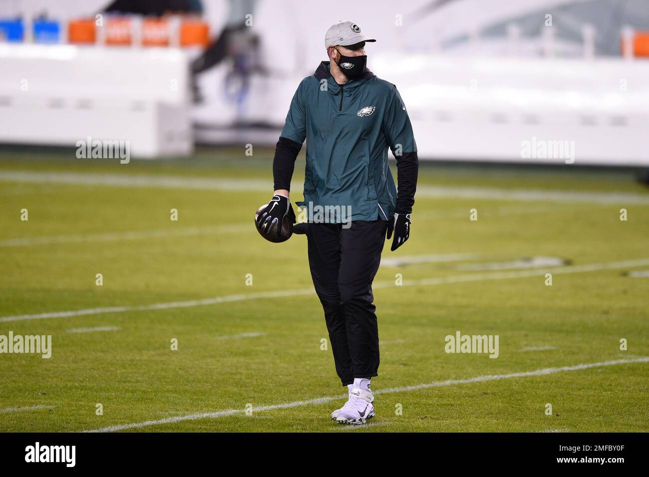 Philadelphia Eagles' Carson Wentz warms up before an NFL football ...