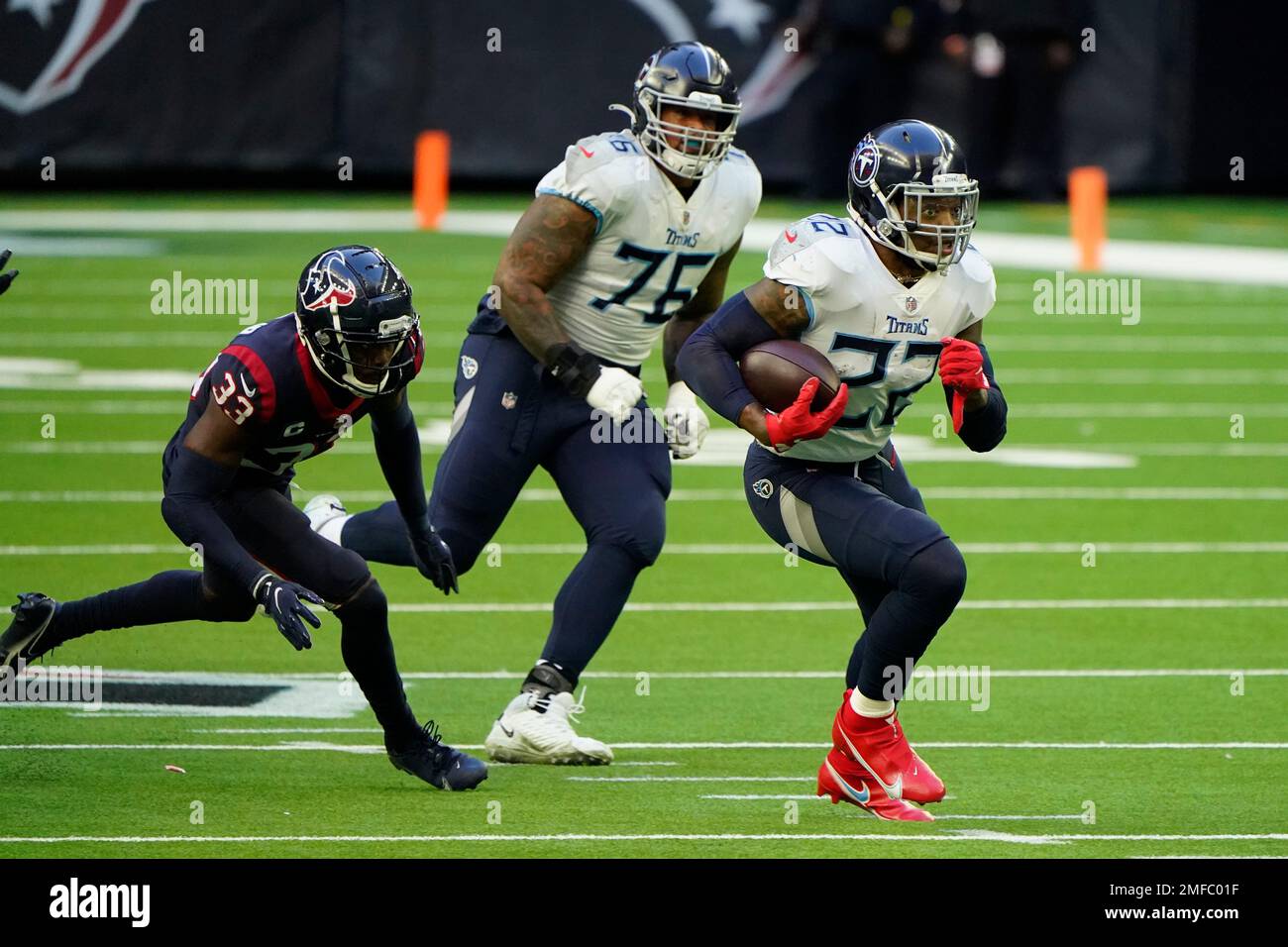 Tennessee Titans running back Derrick Henry (22) runs for a touchdown ...