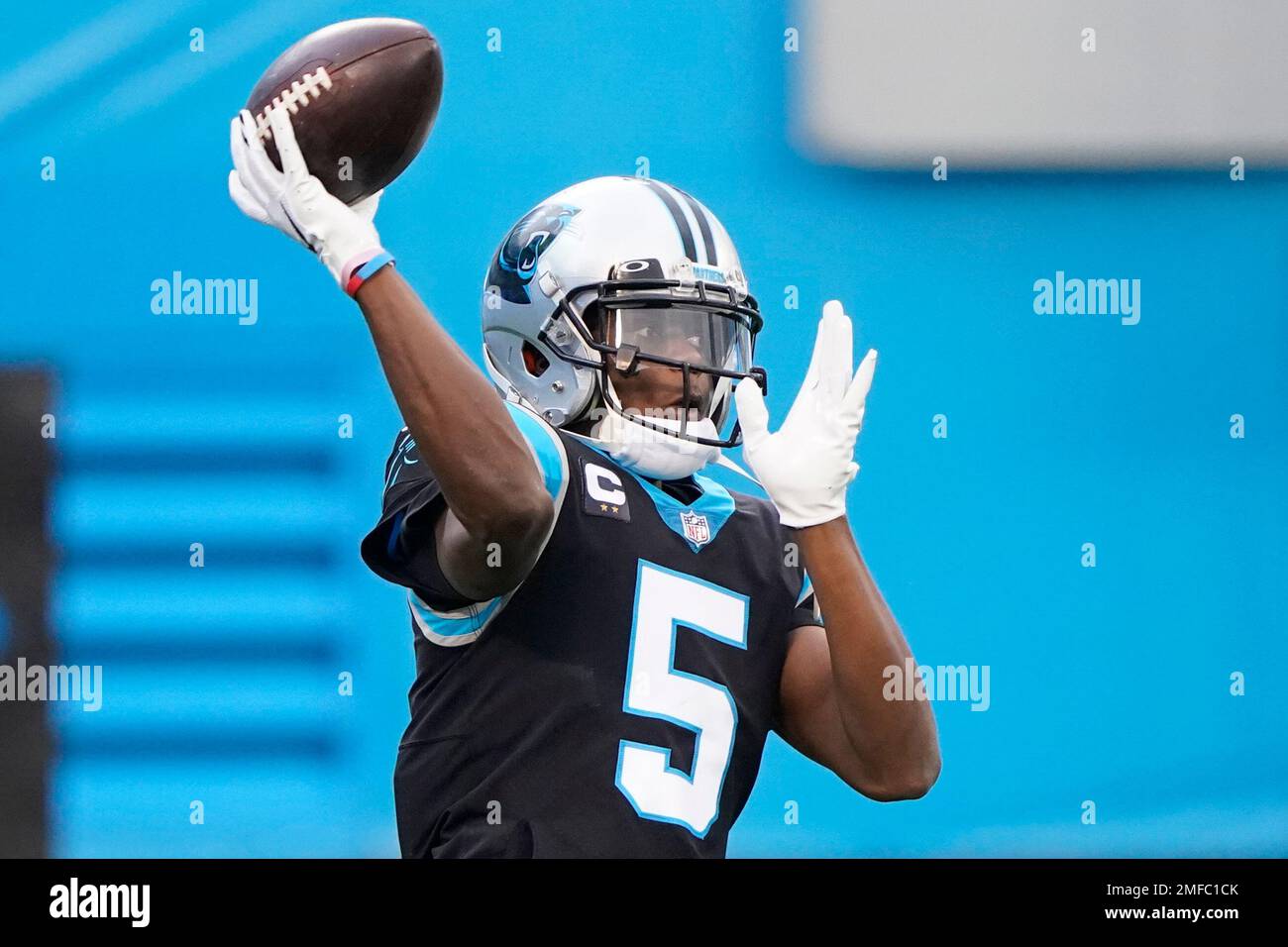 Carolina Panthers quarterback Teddy Bridgewater warms up before an NFL ...