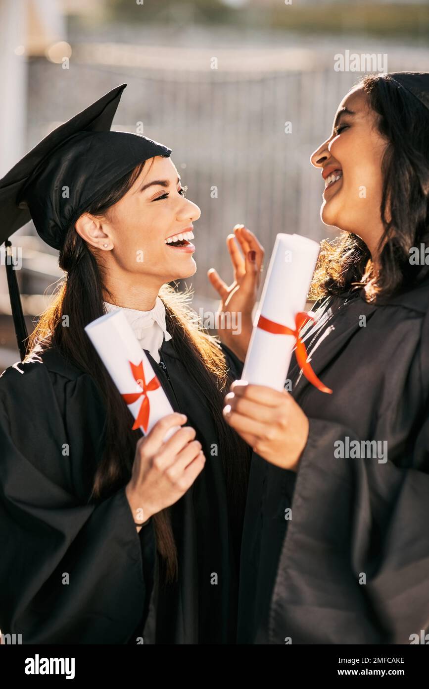 Students holding certificate hi-res stock photography and images - Alamy