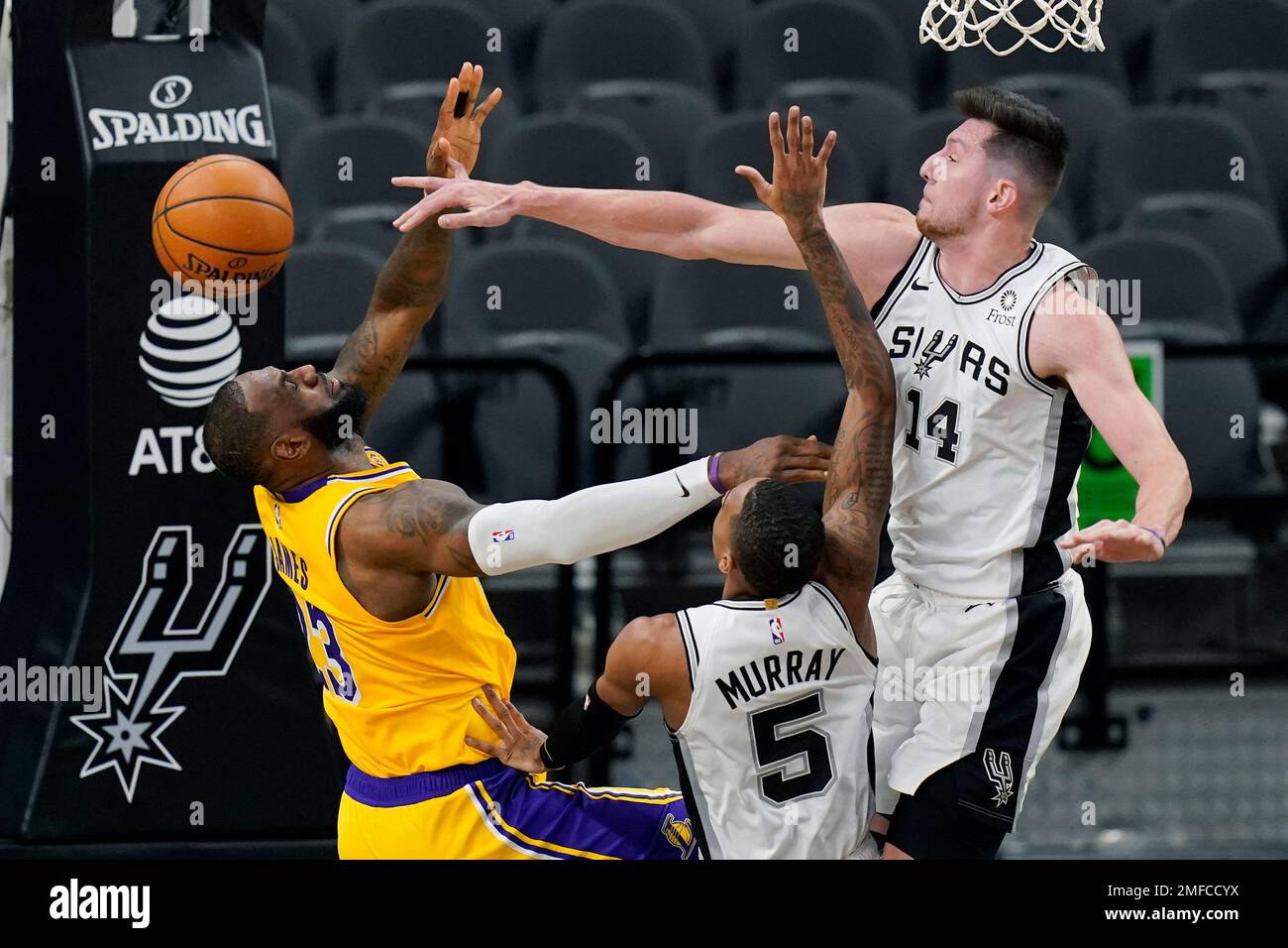 Los Angeles Lakers forward LeBron James (23) is blocked by San Antonio ...