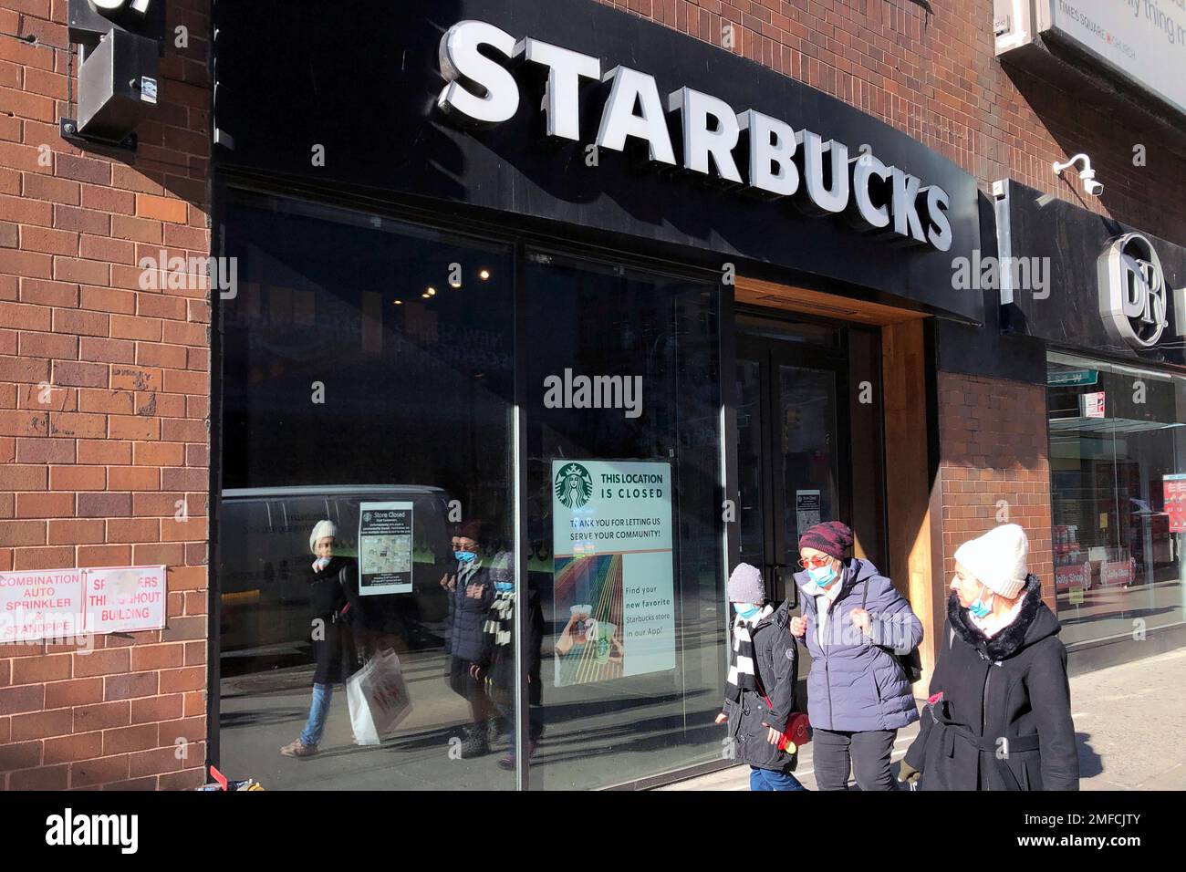 A Starbucks coffee shop is permanently closed in Times Square in New ...