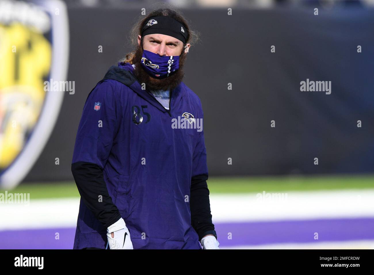 Baltimore Ravens tight end Eric Tomlinson (85) looks on before an NFL ...