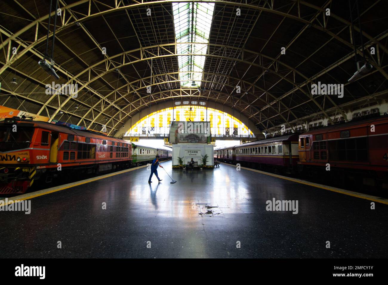 Bangkok Central Train Station - Bangkok , Thailand Stock Photo - Alamy