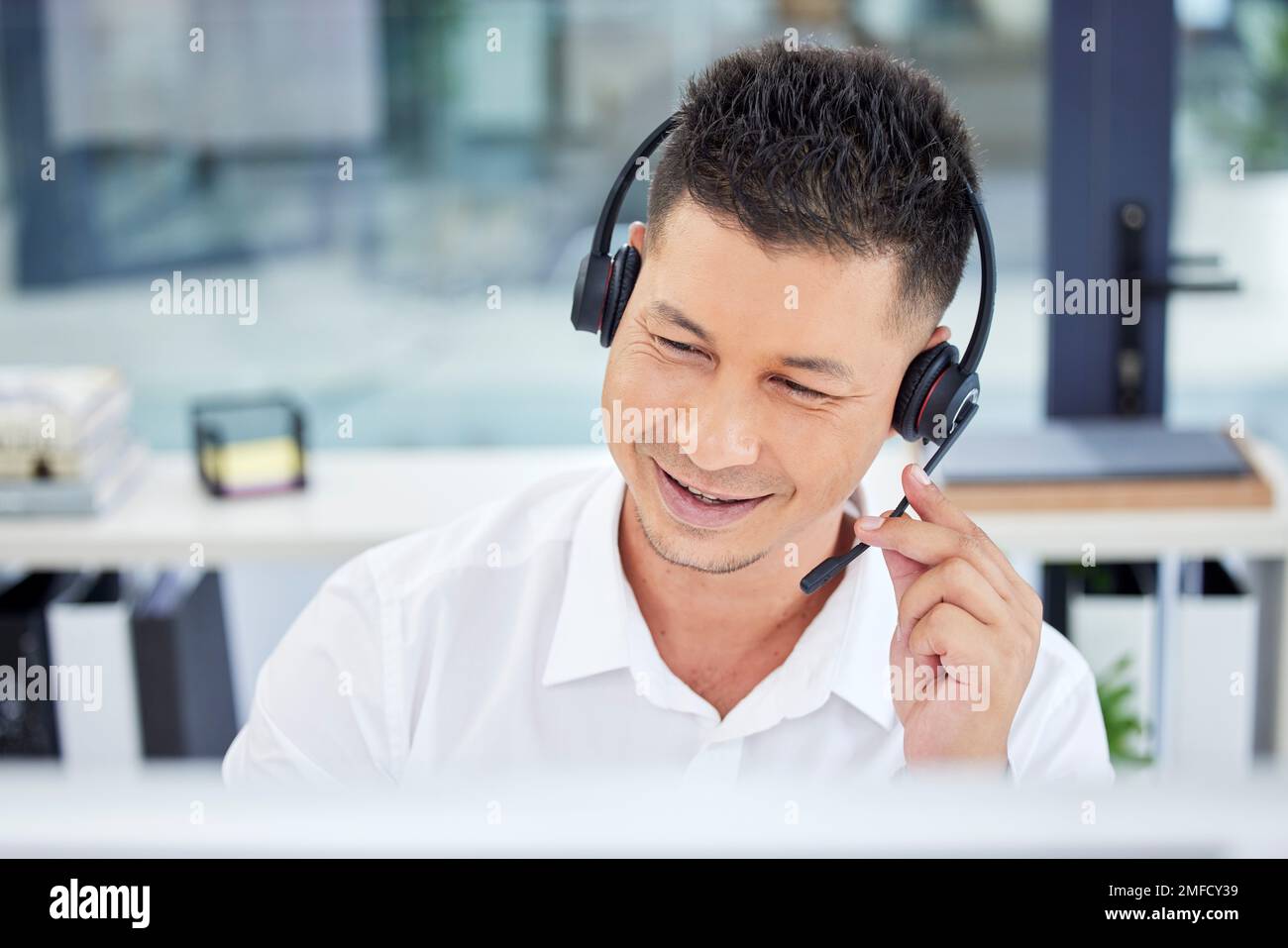 Happy contact centre hi-res stock photography and images - Alamy