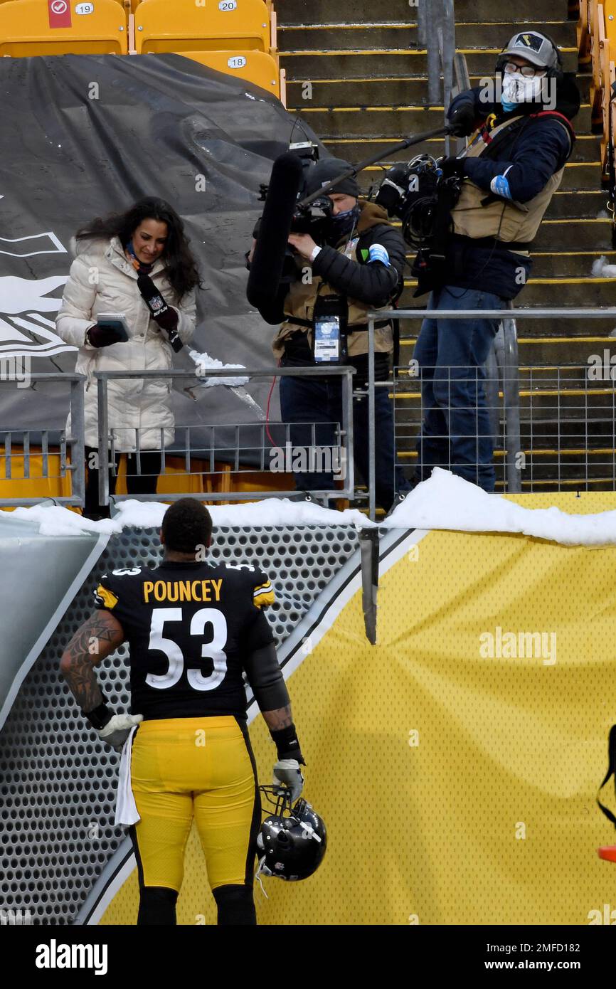 NFL Network reporter Aditi Kinkhabwala interviews Pittsburgh Steelers ...