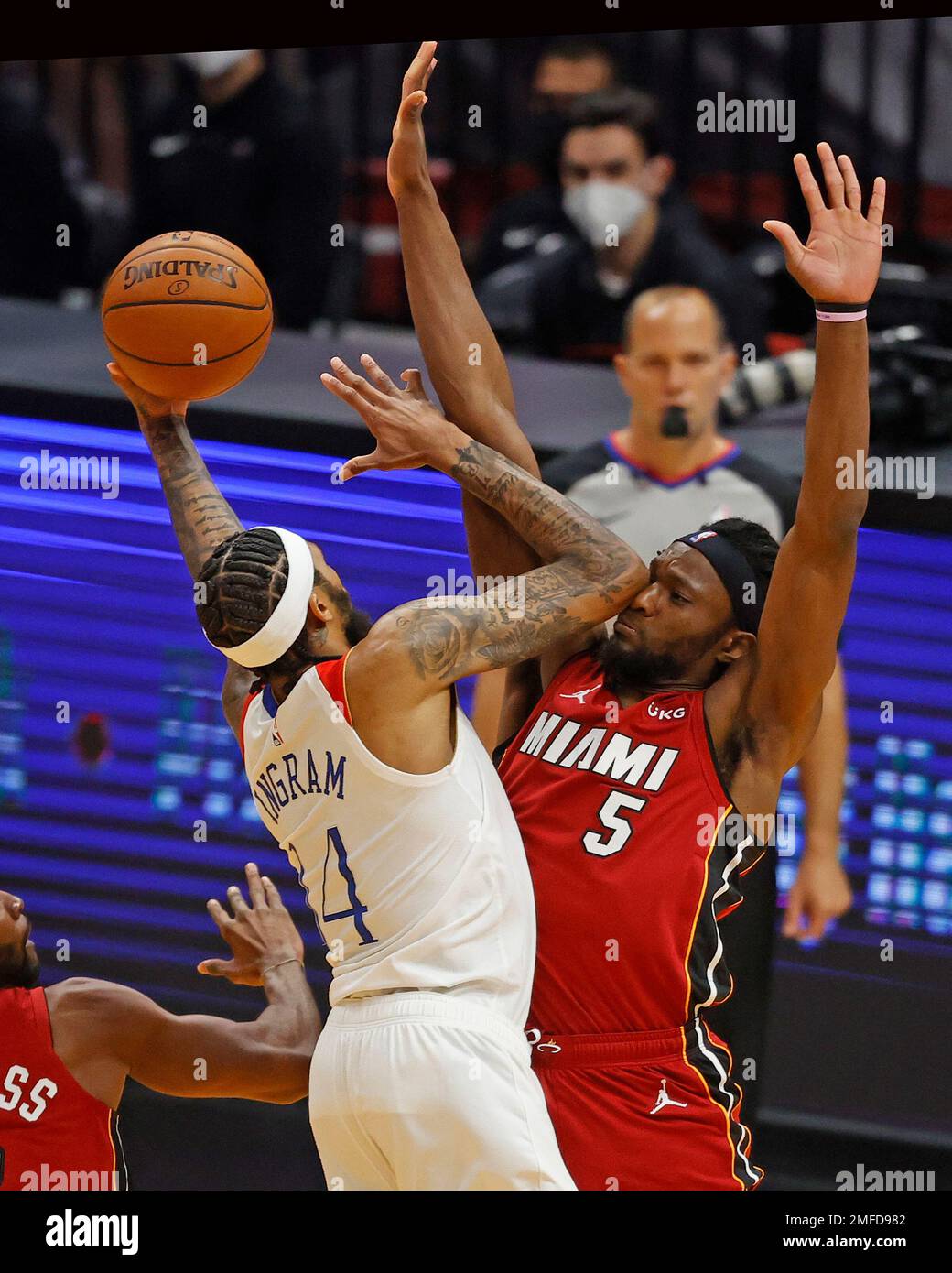 Miami Heat forward Precious Achiuwa (5) defends against New Orleans ...