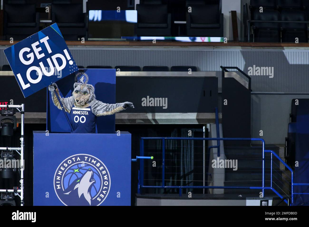 Minnesota Timberwolves mascot attempts to inspire an arena empty of ...